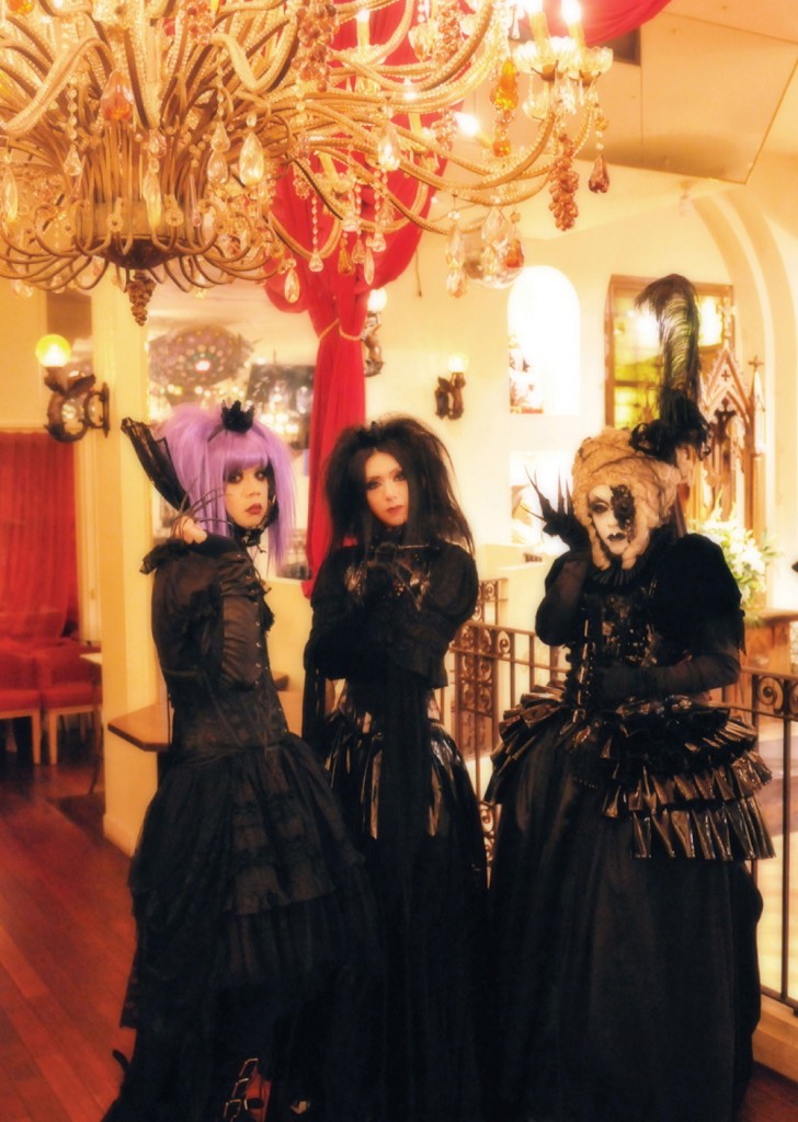 Tainted Reality presents J-Rock bands GPKISM and Seileen Signing « Quimblog